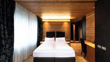 Quarto casal ou duplo | Frigobar, cofres nos quartos, escrivaninha, quartos à prova de som