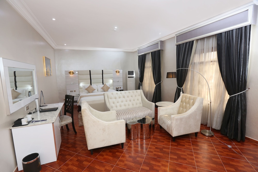 The Wells Carlton Hotel And Apartments - Abuja