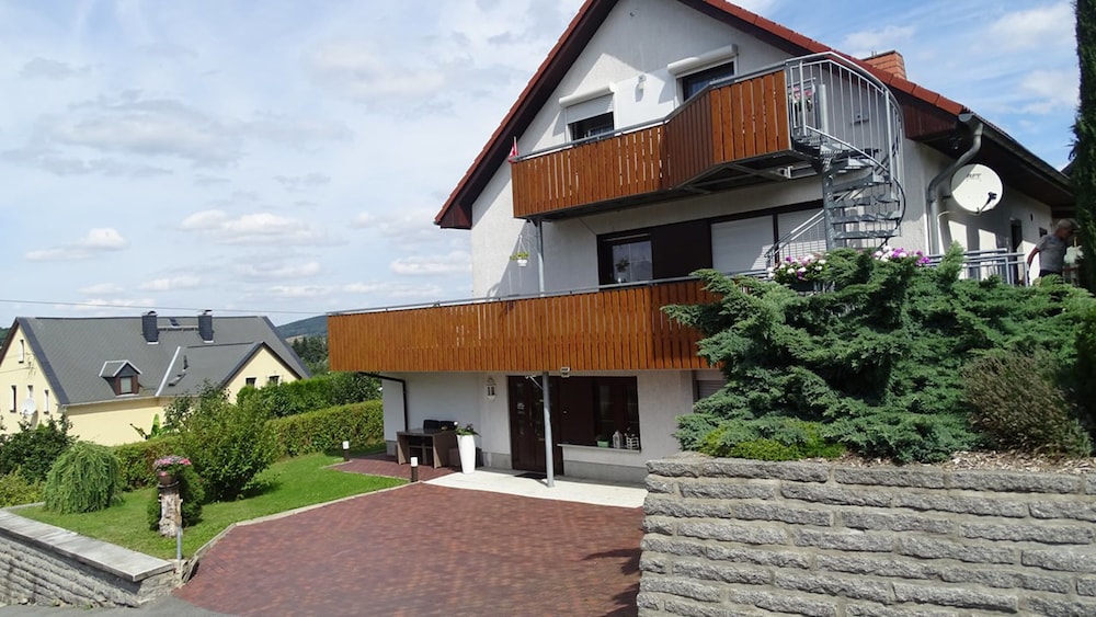 Gästezimmer & Ferienwohnung Berge - Saxony