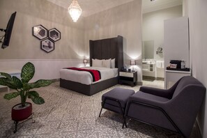 Quarto Superior | Roupa de alta qualidade, edredões de penas, minibar, cofre no quarto 