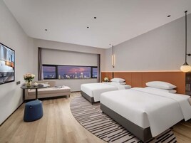 Quarto Superior, 2 camas individuais, Vista para a cidade | Quartos insonorizados 