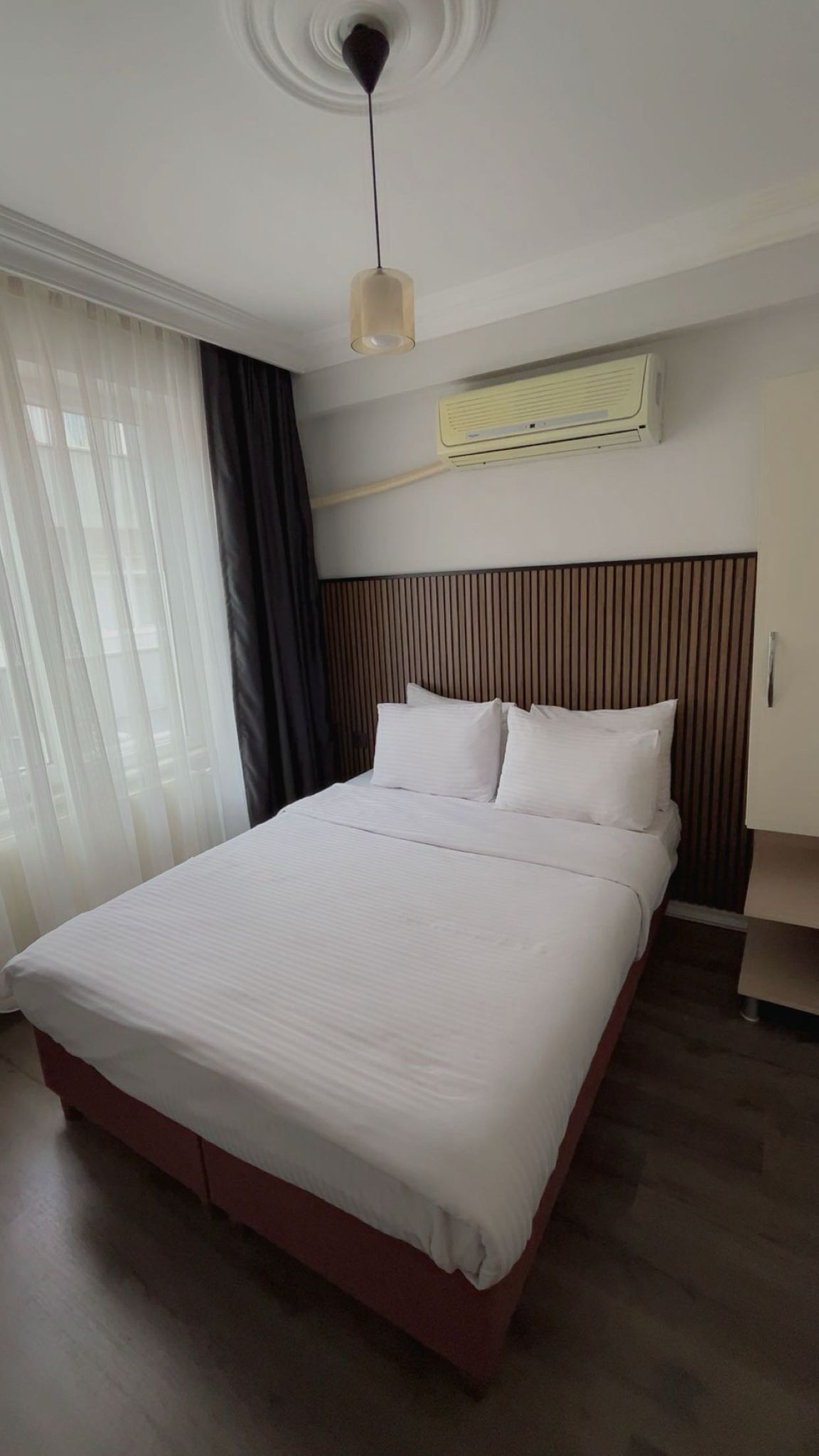 Condo superluxo | Roupas de cama premium, quartos à prova de som, Wi-Fi de cortesia