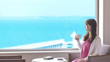 Suite, não fumadores (Crown) | Roupa de alta qualidade, cofre no quarto, secretária, Wi-fi grátis