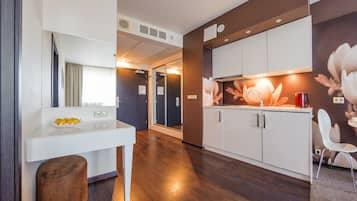 Apartamento (733) | Área de estar | TV de tela plana