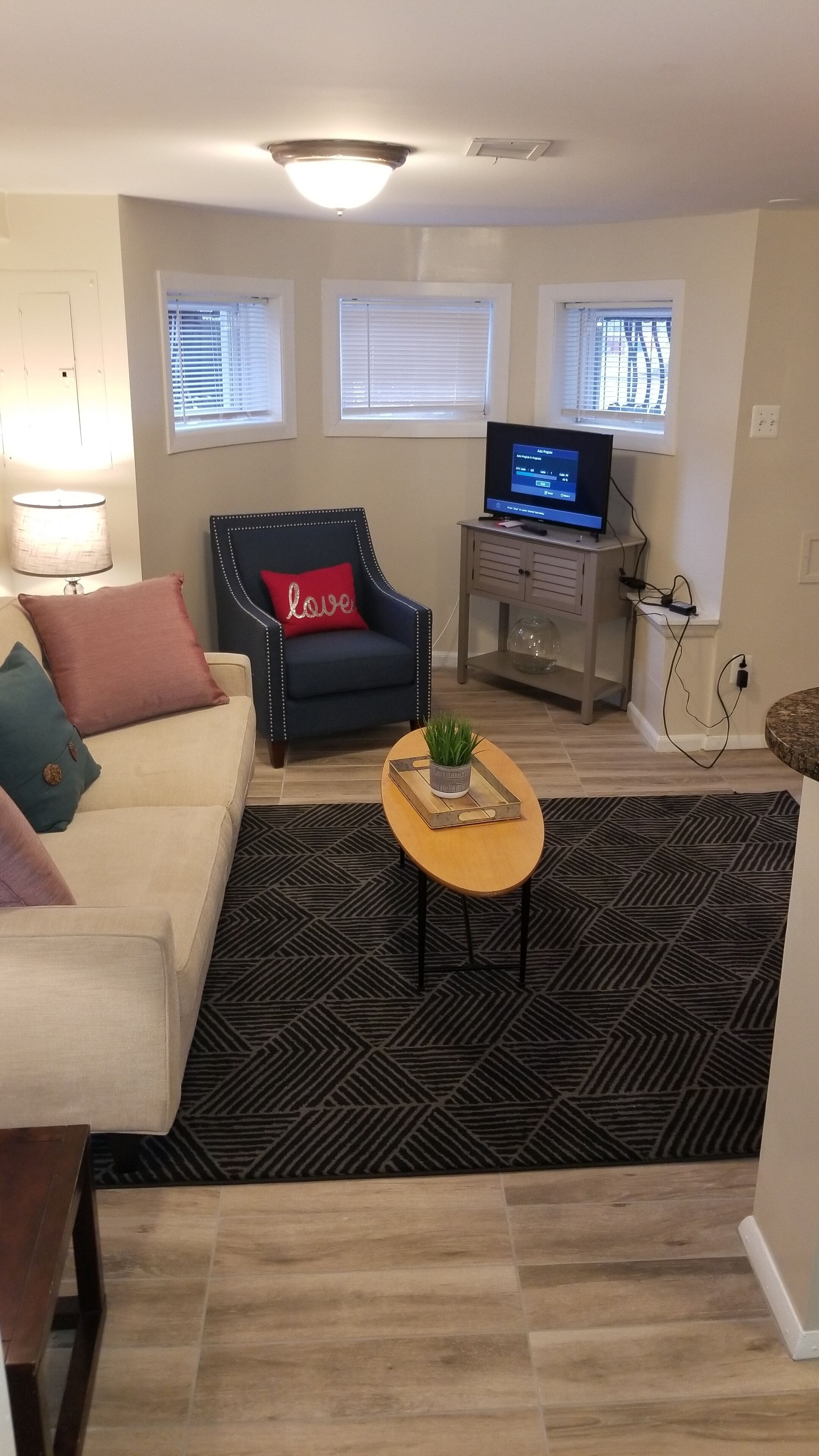 Amazing Logan Circle 2 Bdrm Bsmt Apt/ Convention Center. - Congressional Country Club