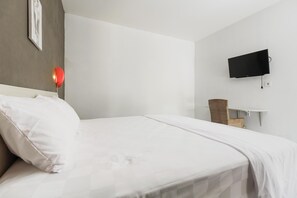 Secretária, Wi-fi grátis, roupa de cama fornecida 