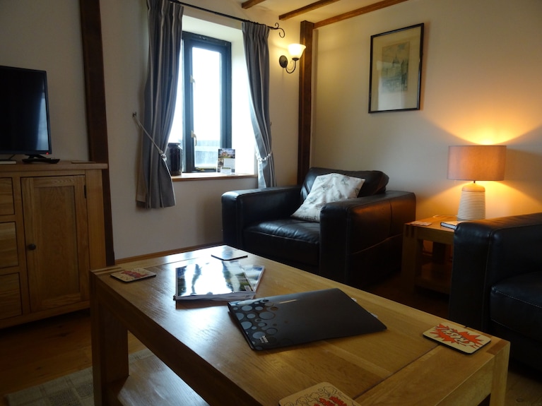 Character 2 Bedroom Barn Conversion In Peaceful Rural Setting - Norfolk