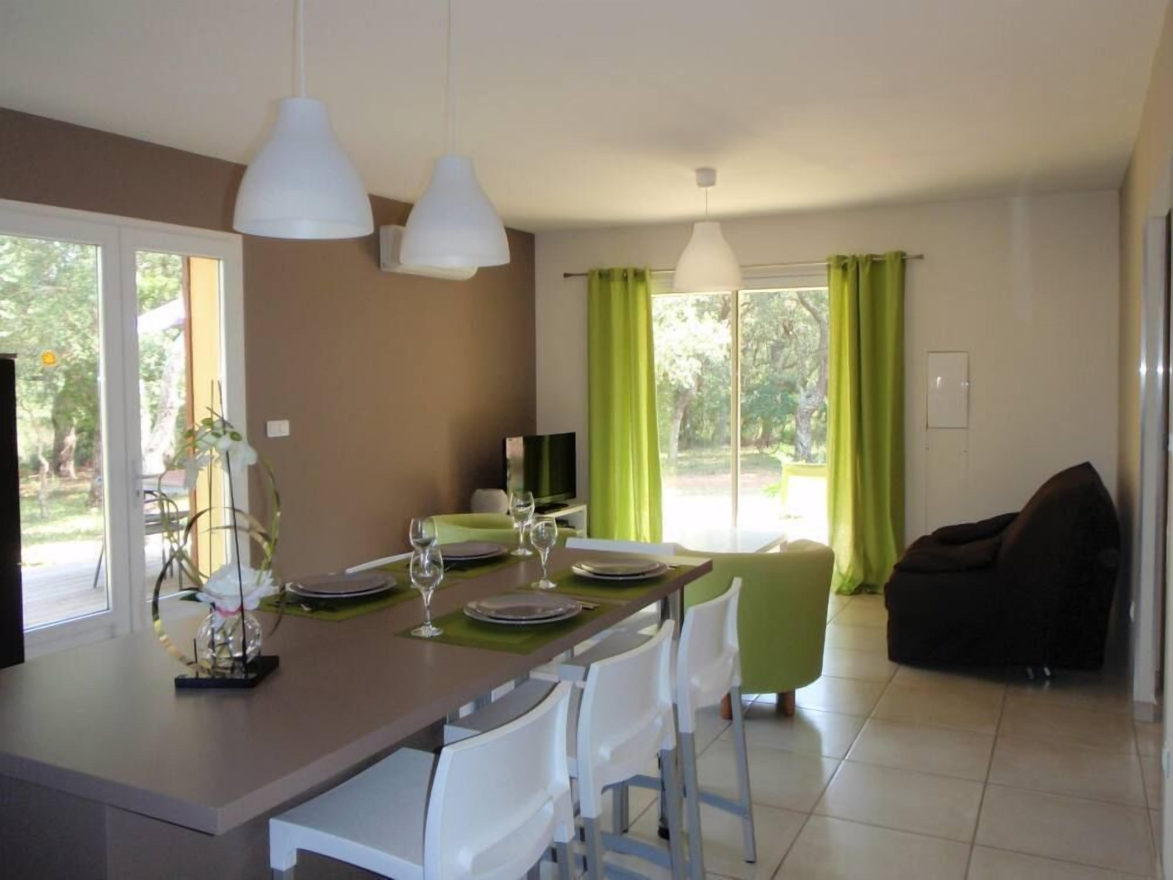 Maison Individuelle, Climatisée, Avec Jardin Et Piscine, Très Calme. - Plage de Pinarellu