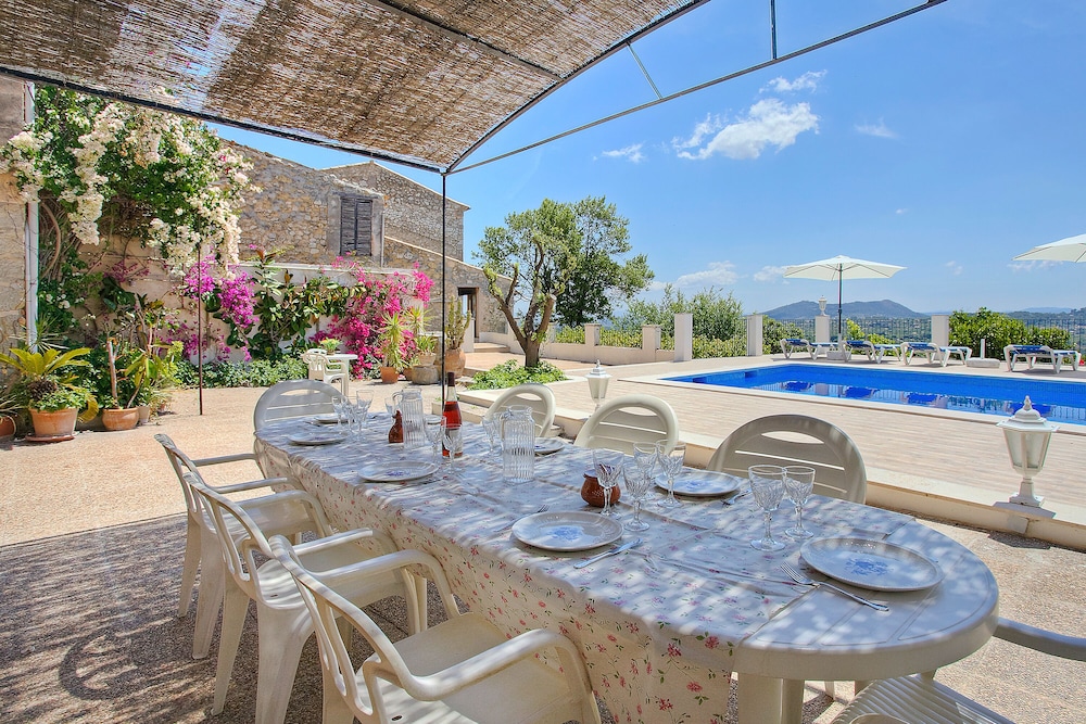 Grande Maison Avec Piscine Privée, Située Dans Le Magnifique Village De Selva - Majorque