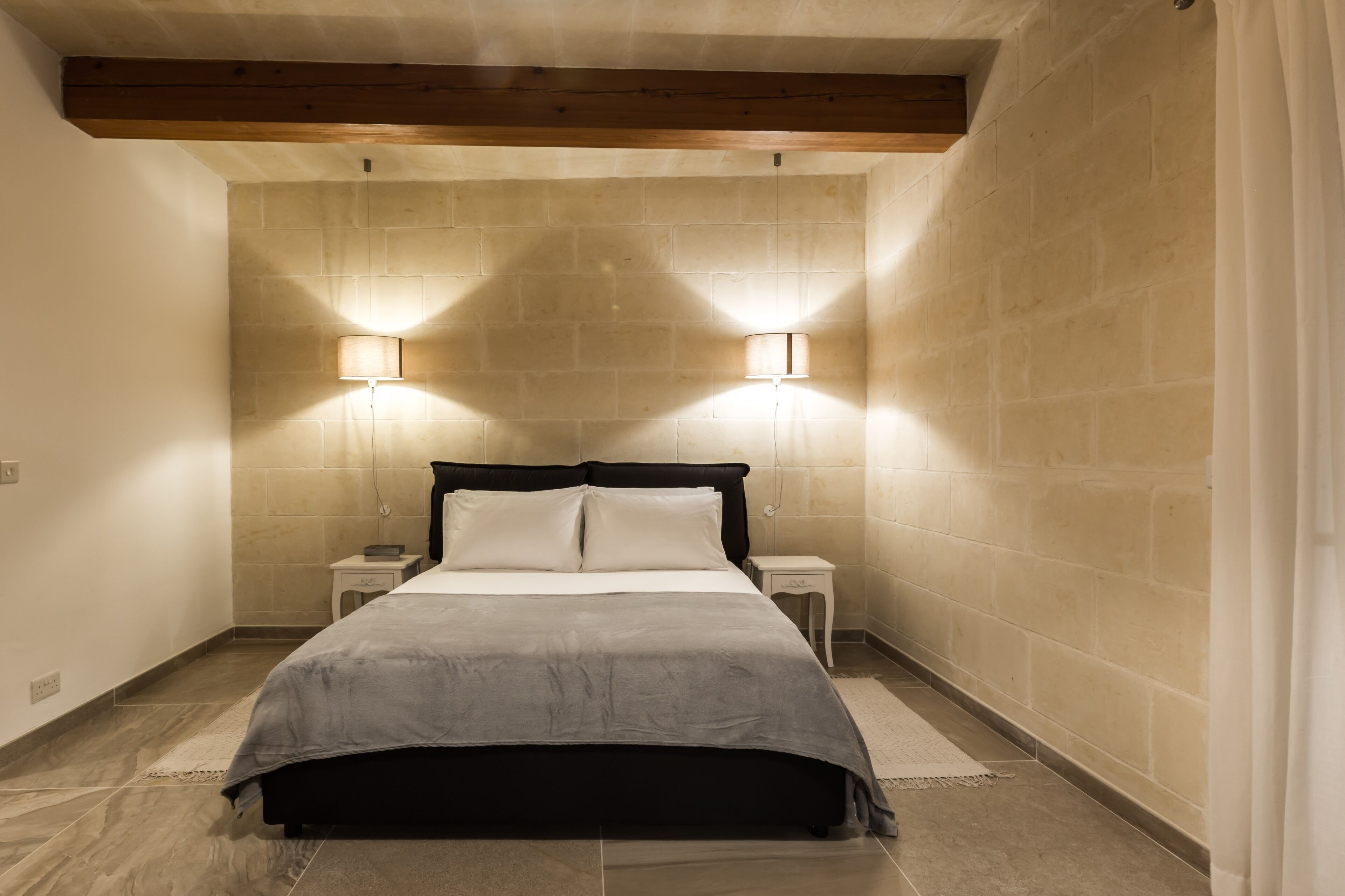 Encantadora Casa Tradicional Con Una Piscina Cubierta Y Al Aire Libre Situado En Un Callejón Viejo - Malta