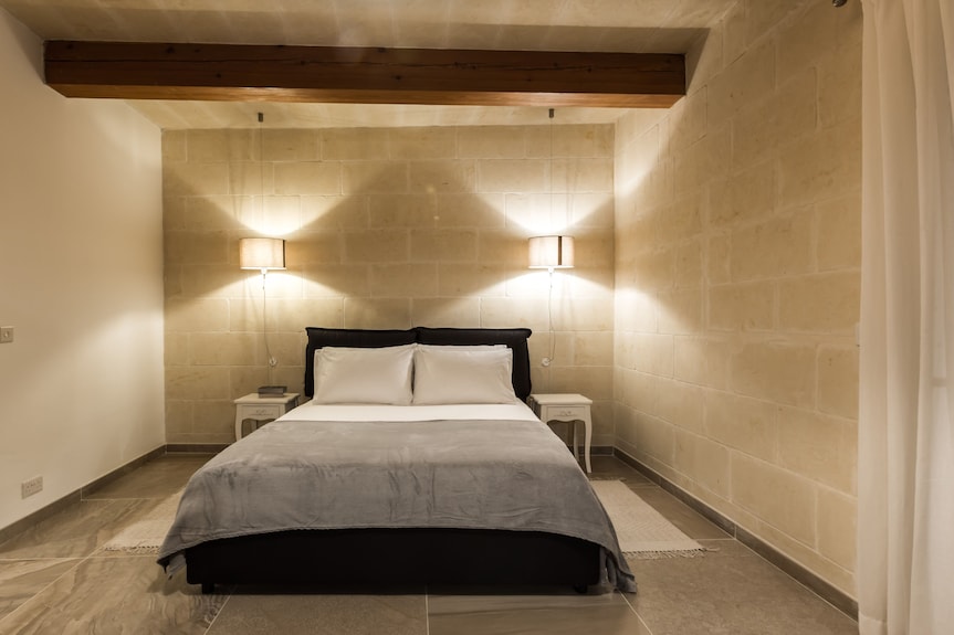 Encantadora Casa Tradicional Con Una Piscina Cubierta Y Al Aire Libre Situado En Un Callejón Viejo - Malta