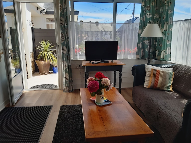 Petite Maison Classée *** Près Du Port De Kérity. - Penmarch