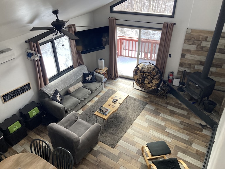Modern Chalet -Ac, Hot Tub, Sauna + Pets Welcome - Michigan