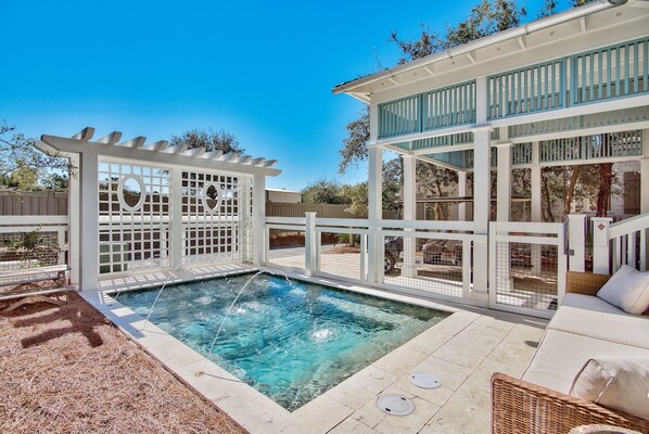 Private Heated Pool. 6 Seater GEM Cart. Coastal stunner steps to beach ...