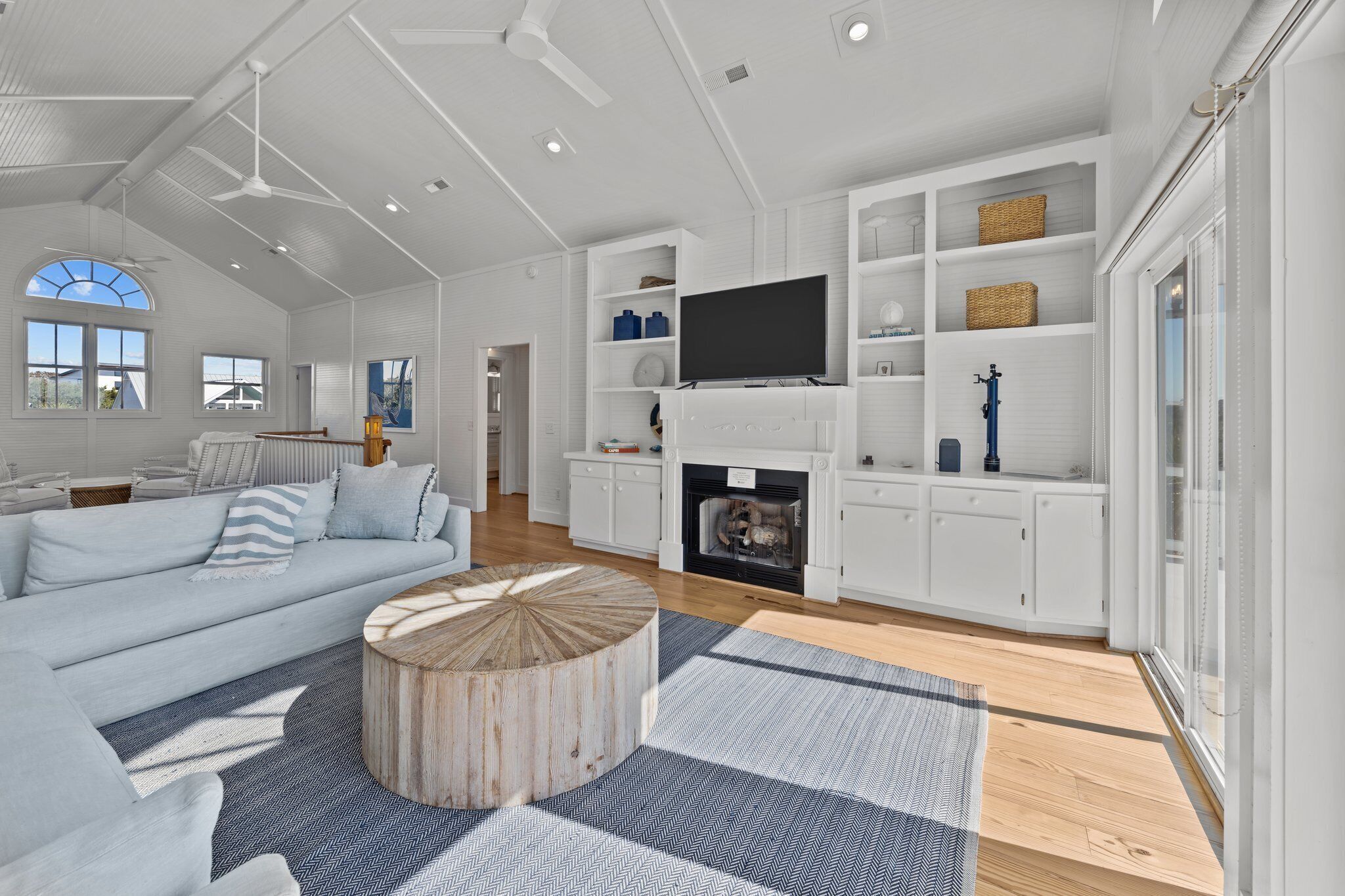 Quintessential Large Beach Home W/fantastic Ocean Views, On Quiet Street & Private Pool! - Charleston, SC