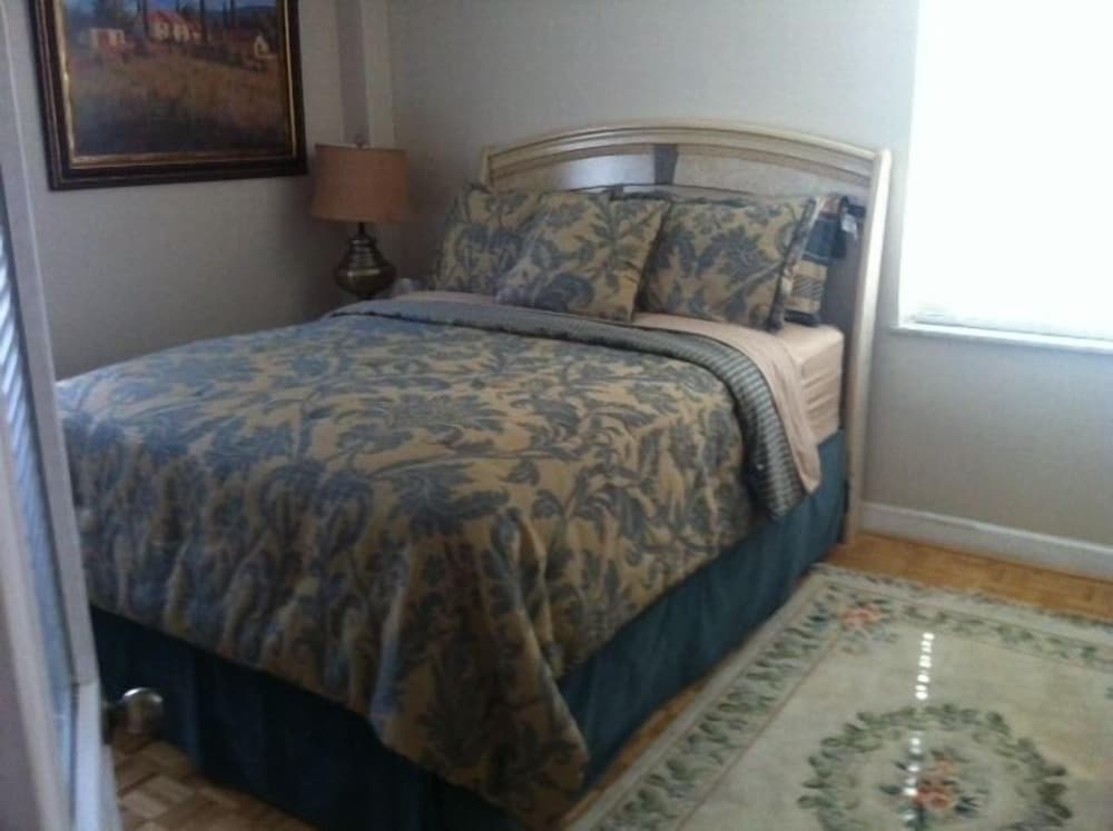 Newly Renovated Condo!! Professionally Designed High-rise In Heart Of Downtown! - Atlanta, GA