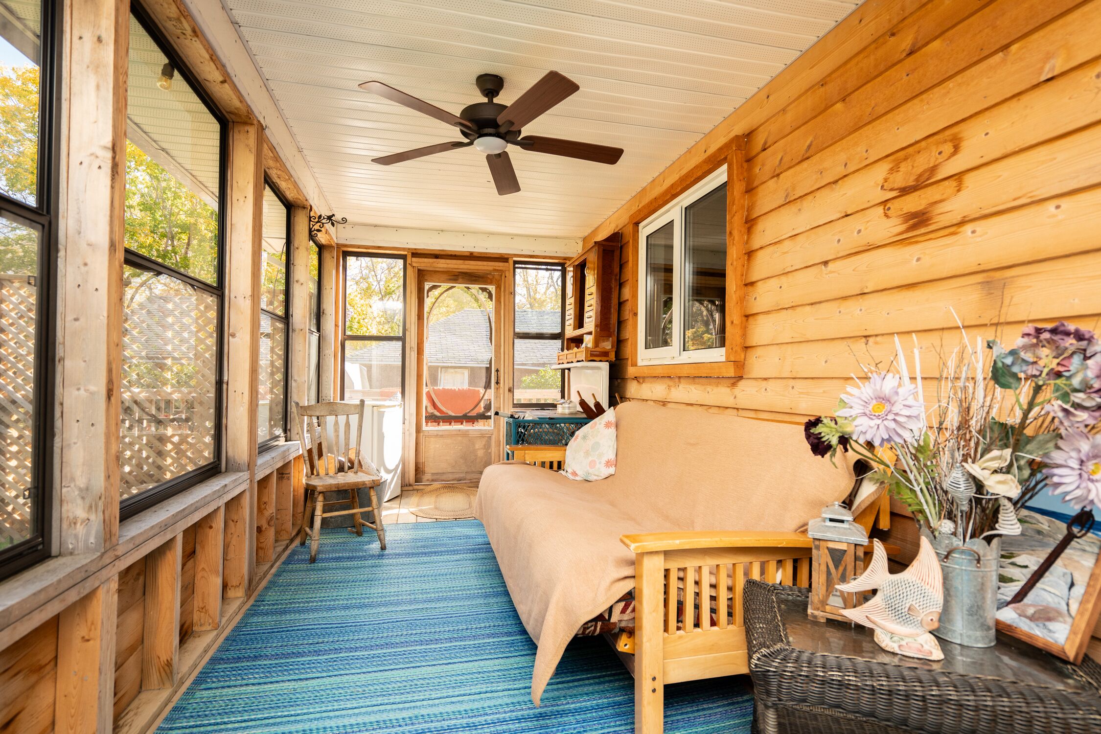 Cedar House On Lakefront Facing Elk Island In Victoria Beach-non-restricted Area - Manitoba