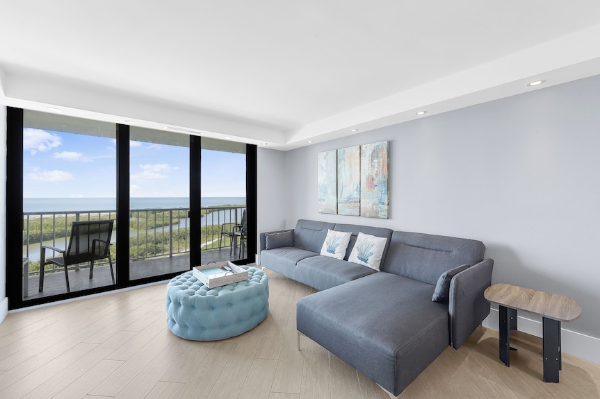 Elegante Condominio Frente Al Mar En Lujosa Comunidad Privada Con Piscina Climatizada - Marco Island, FL