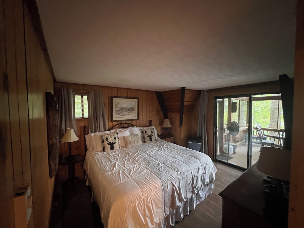 Lakefront Cabin With Private Dock - 4 Kayaks - Wifi - Direct Tv - Cashiers, NC