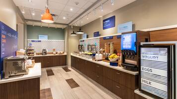 Café da manhã continental grátis durante a semana