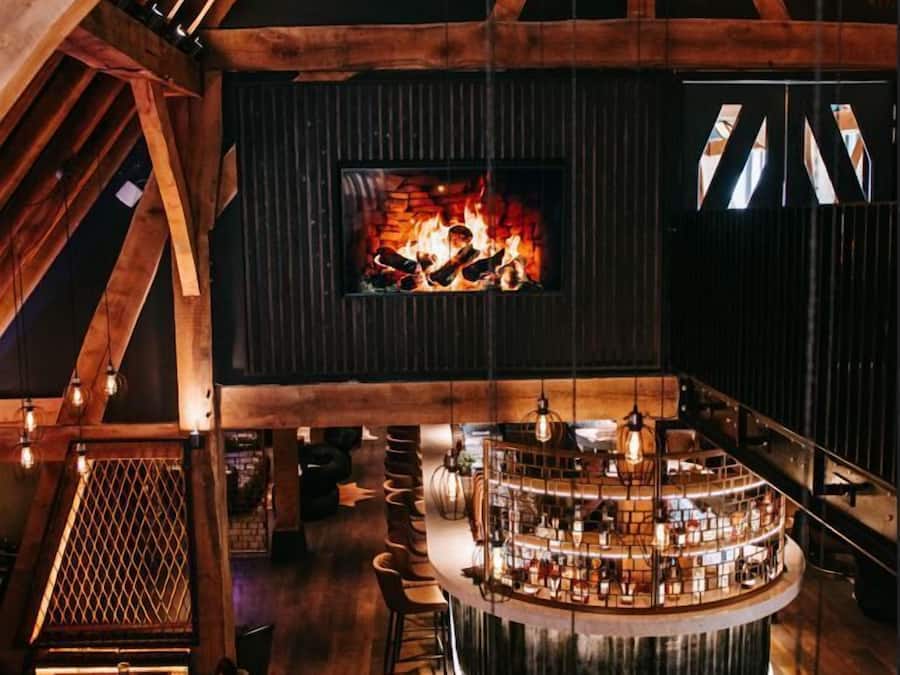 2 restaurantes, pequenos-almoços servidos, cozinha pan-asiática