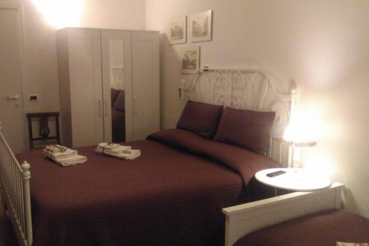 Roupa de alta qualidade, Wi-fi grátis, roupa de cama fornecida 