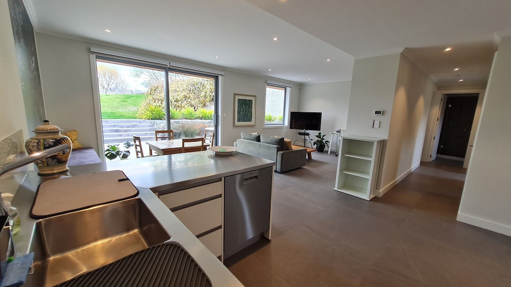 Private, Luxurious, Peaceful Escape For 1-4 People **Iconic Views ** Spa Pool - 皇后鎮