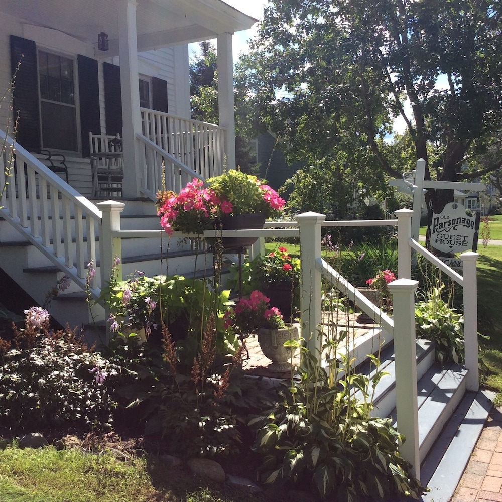 Old Parsonage B&b - Maine