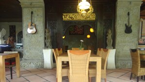 Lounge no saguão