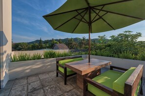 Quarto Duplo Deluxe, não fumadores, vista para o parque | Varanda