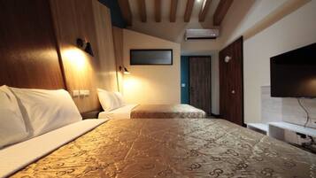 Quarto Quádruplo | Com mobília individualizada, secretária, quartos insonorizados