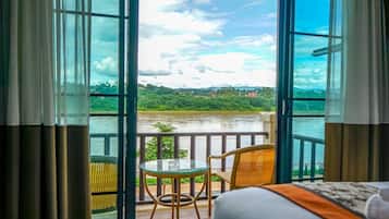 Quarto Duplo ou Twin, vista para o rio (Resort) | Terraço/pátio interior