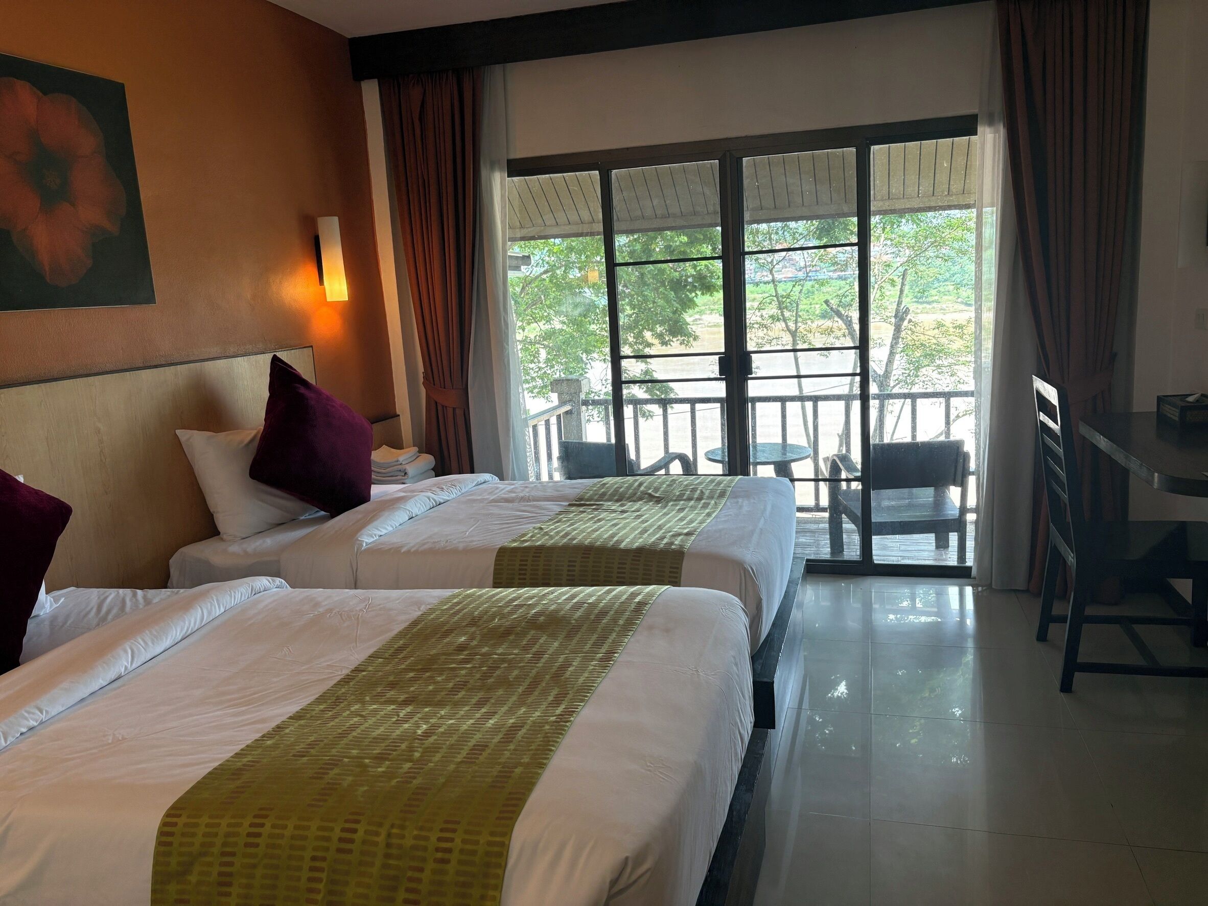 Quarto Duplo ou Twin, vista para o rio (Resort) | Cofre no quarto, cortinas/cortinados opacos, quartos insonorizados 