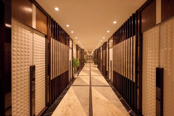 Delite Sarovar Portico Faridabad - Faridabad