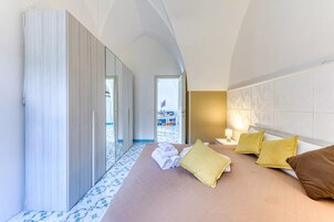 Apartamento | Cofre no quarto, secretária, cortinas/cortinados opacos 