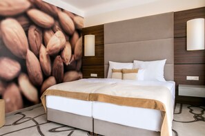 Minibar, cofre no quarto, secretária, Wi-fi grátis 