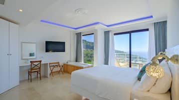 Deluxe Double with Bathtub | Roupas de cama de algodão egípcio, roupas de cama premium