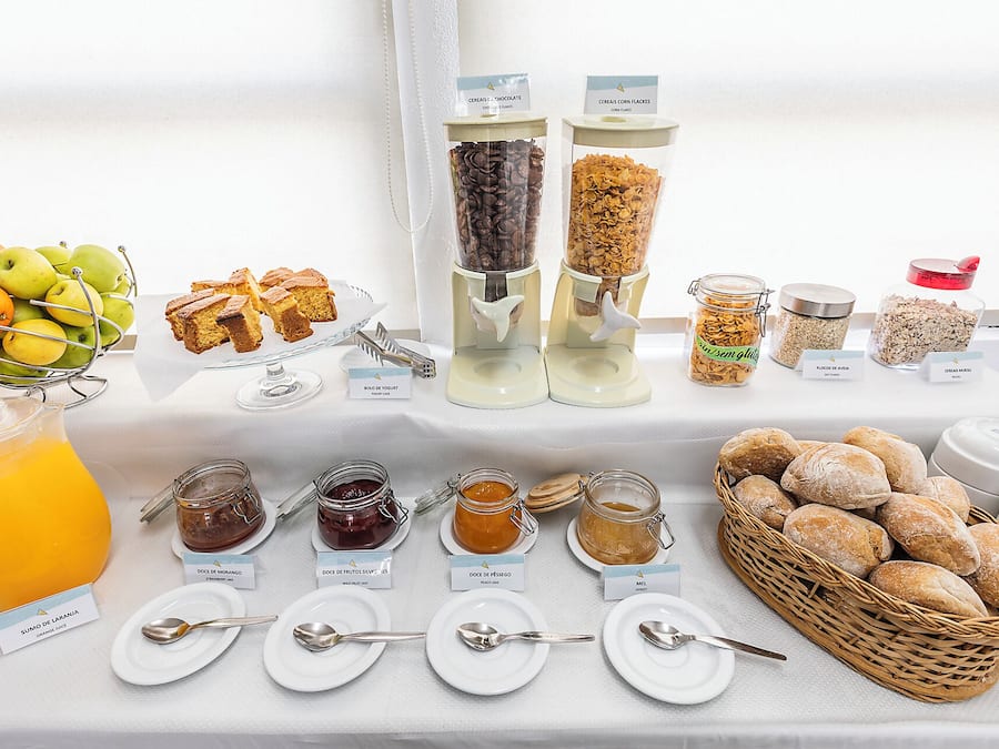 Café da manhã continental grátis todos os dias