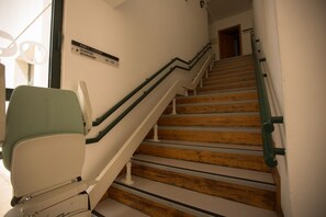 Corrimãos nas escadas