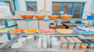 Buffet de pequeno-almoço