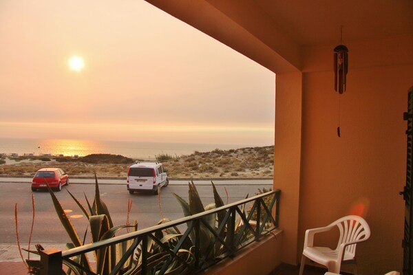 Supertubos Beach Hostel - Portugal