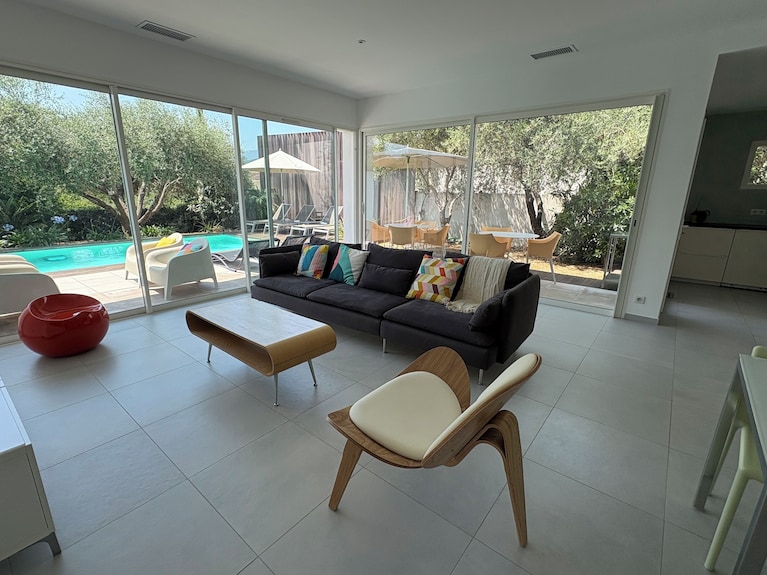 Nueva Casa De Arquitecto, Tranquila Con Piscina Climatizada. - Bastia