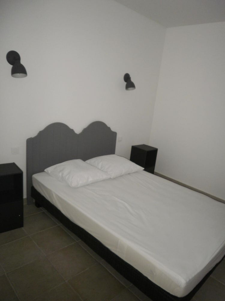2 Schlafzimmer, Klimatisiertes Apartment Mit Allem Komfort Im Herzen Von Calvi - Calvi