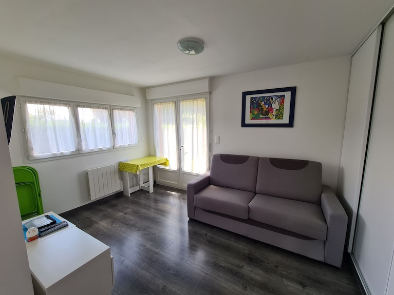 3 Star Chalet Refurbished In 2014 With Private Garden Located In Canouville - Haute-Normandie