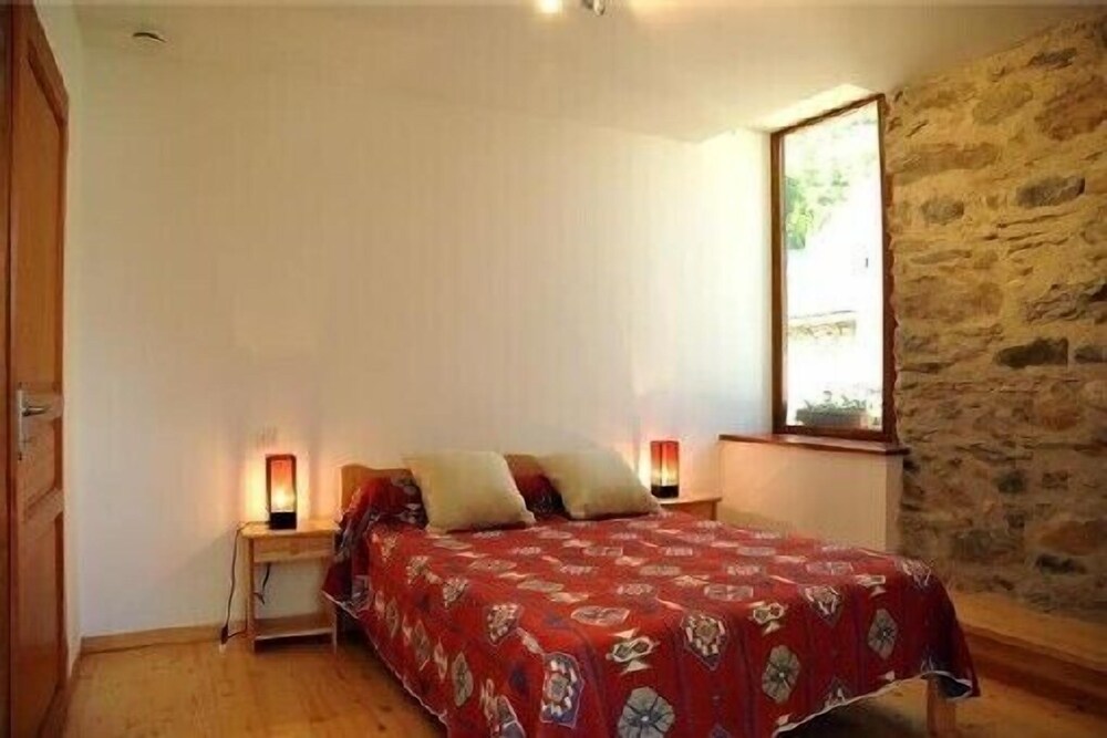 Casa Rural En Granero Bigourdane En El Pueblo D`aucun - Pyrénées