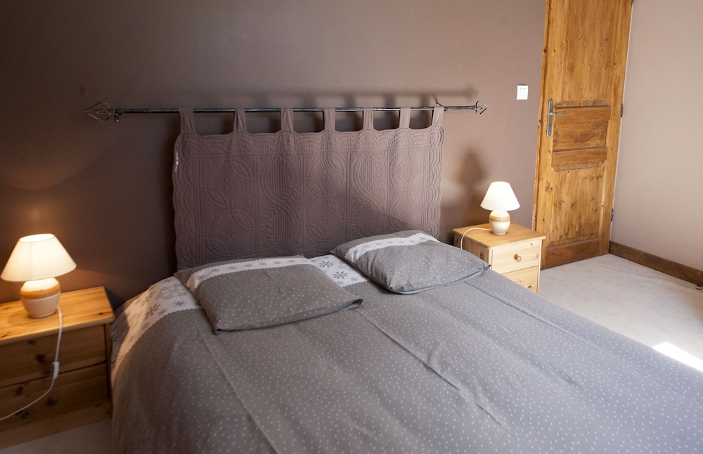 Gîte, 12 Personnes, Confortable Et Spacieux, - Jura