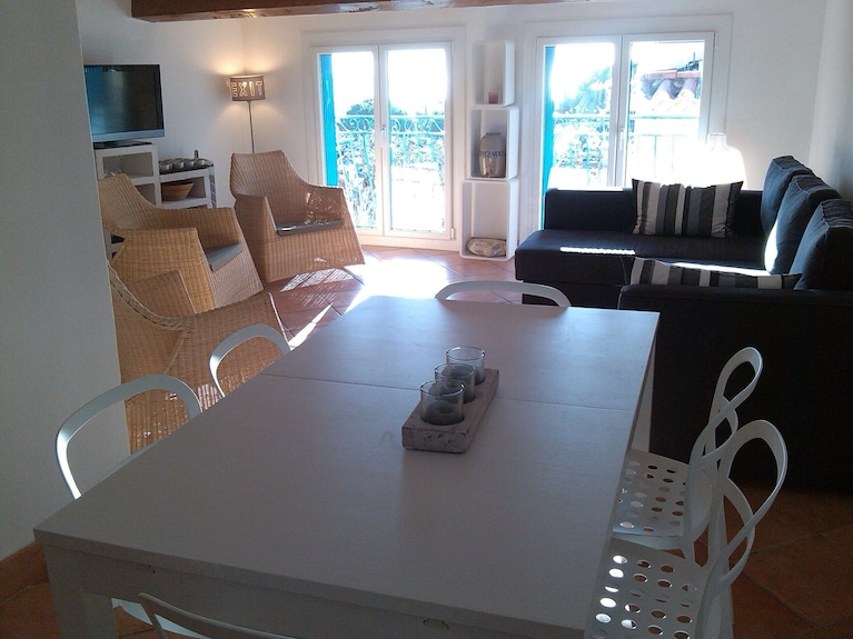 Appart. 6-10 Pers 80m² Centre Ville Hist. Vue Mer 2 Min Plage Port Commerces - Aubagne
