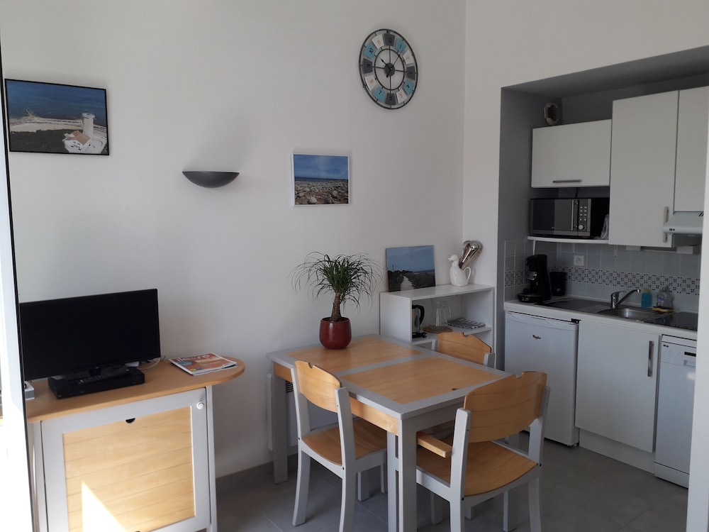 Joli Studio La Flotte En Re , Piscine Chauffee - Rivedoux-Plage
