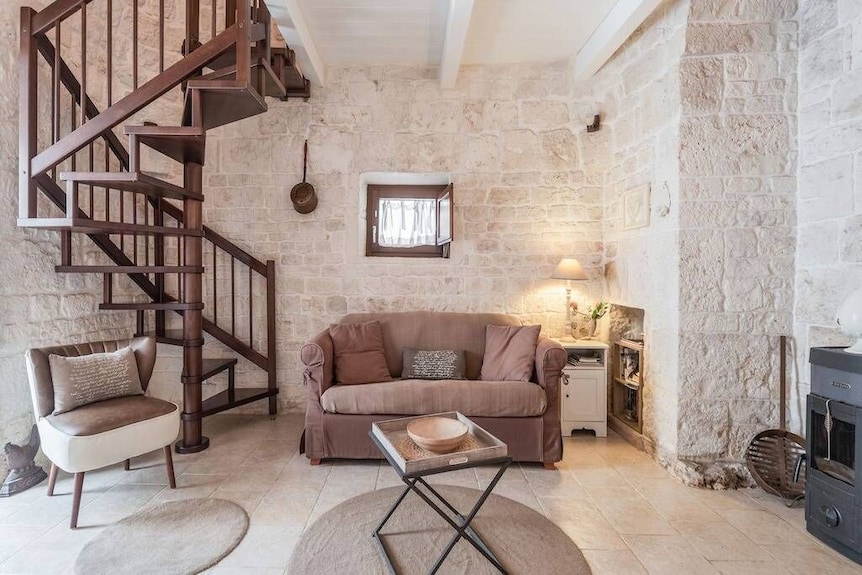 Charming Trullo With Private Garden Situated Near The City Center - Apulia