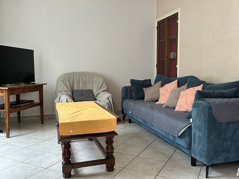 Villa Avec Terrain Pour 12 Pers . Promo Dernière Minute En Avril - Auvergne